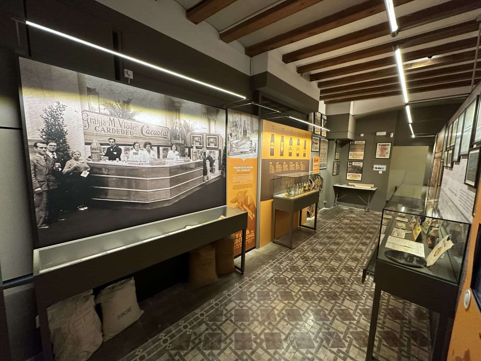 Visita al Museu Casa Viader de Cardedeu, els creadors del Cacaolat
